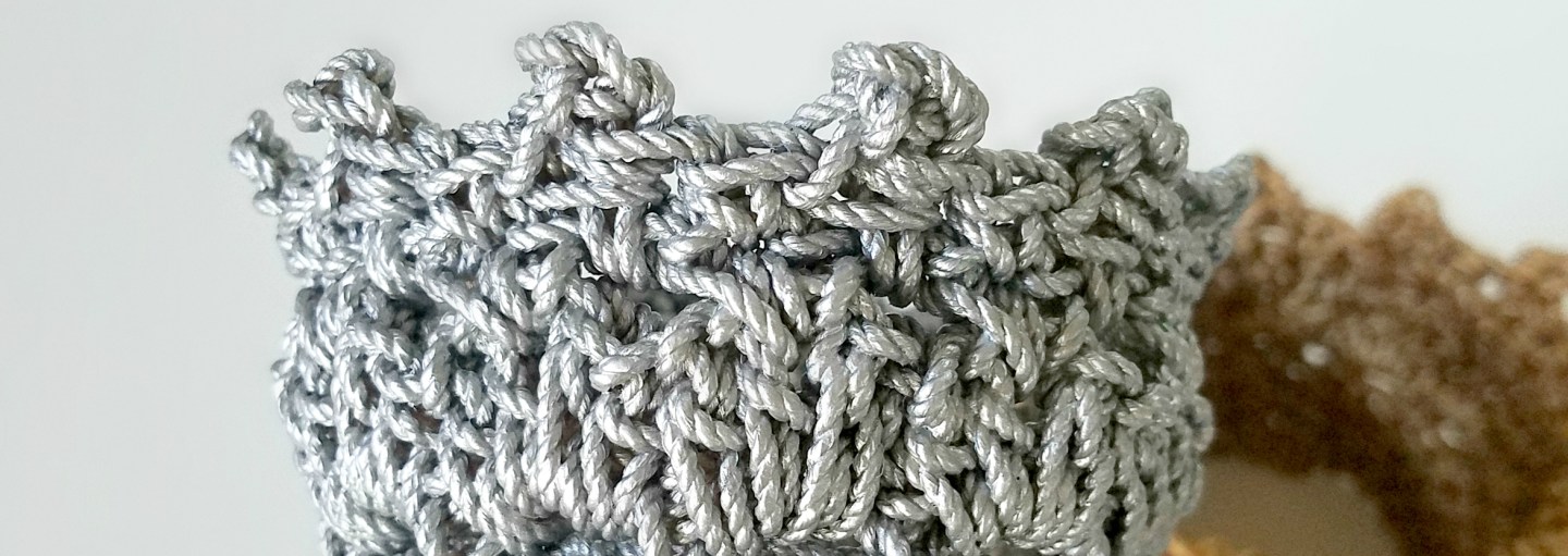 Crochet Mini Crown Pattern FREE – Thornwood Designs Crochet