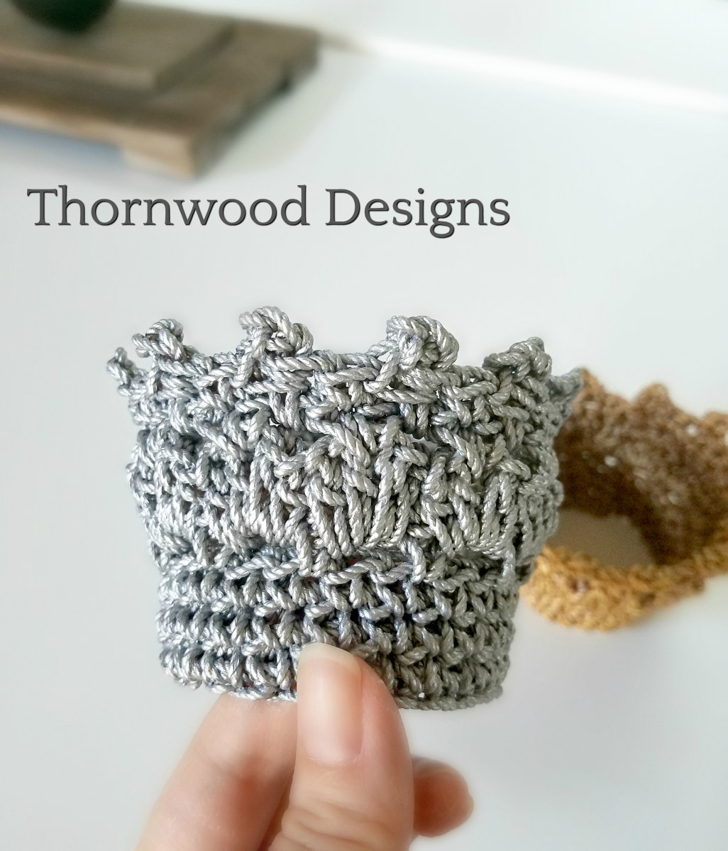 Crochet Mini Crown Pattern FREE – Thornwood Designs Crochet